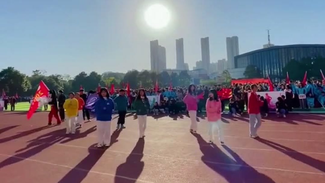 运动会班级入场式表演