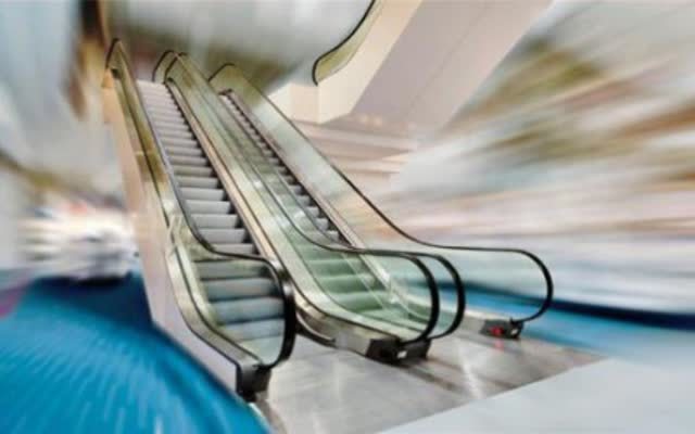 乘坐扶梯时的注意事项