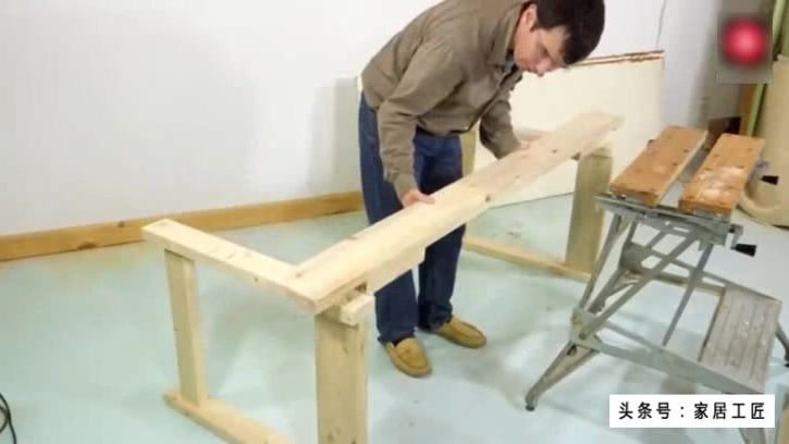 实木桌子然来是这么制作的,师傅手艺好一个月工资应该不少!