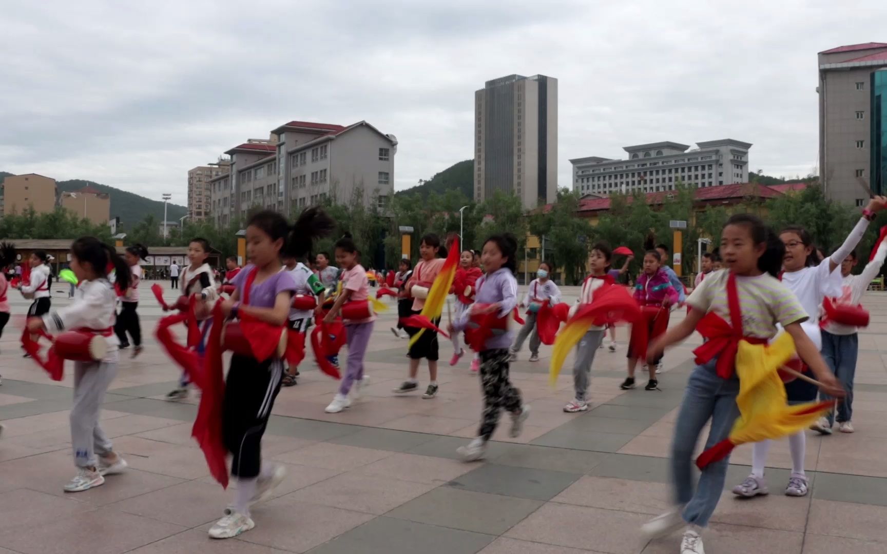 安塞腰鼓暑期培训班,延河文化广场练习,腰鼓教练现场教学视频