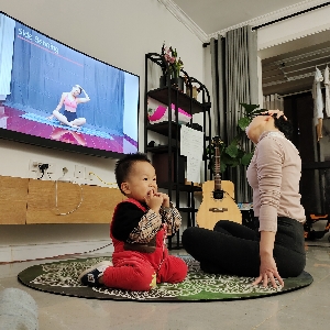 会弹琴的体育老师 
