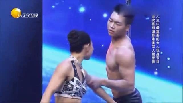 钢管舞冠军和美女老师上演双人钢管舞,这也太浪漫了丨有请主角儿