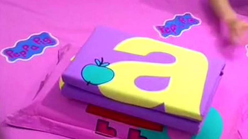 没点才艺都干不了销售,原来床单还可以这样叠,我差点看愣了