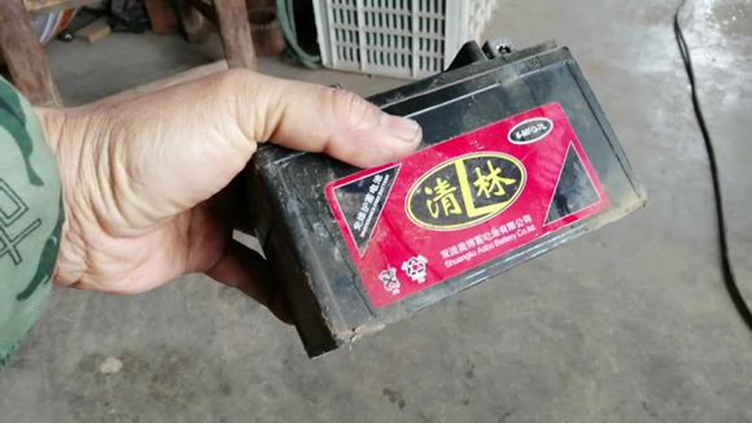 干粉蓄电池坏了怎么办?花2元钱就可修复如新,华哥教你修复方法