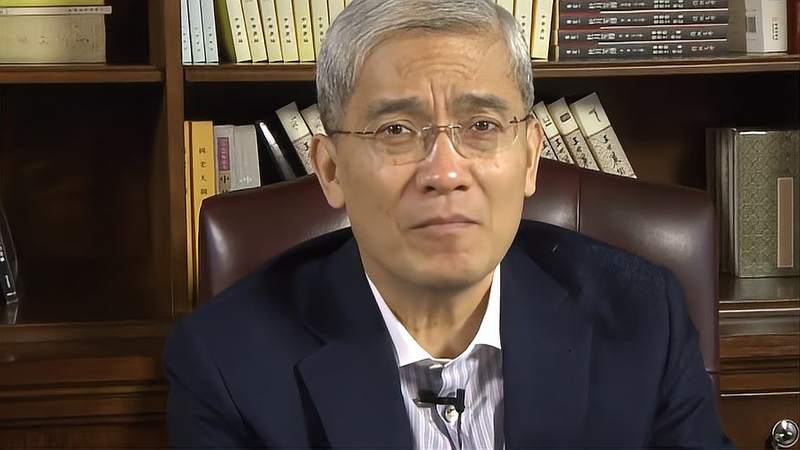 回顾郎咸平说:传统媒体和自媒体有什么区别?教授一说令人咋舌