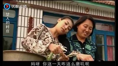 农村男买东西讲价,开小卖铺的女子无奈了,一块钱的东西半价出售