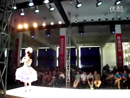 鞍师高职院艺术系人物形象设计毕业展