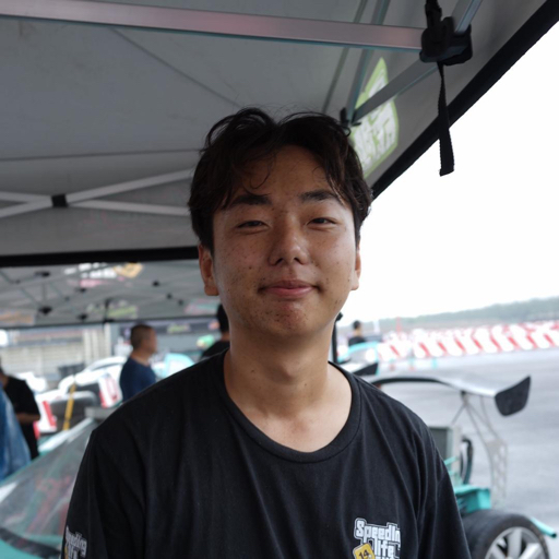 镰刀老师爱赛车 