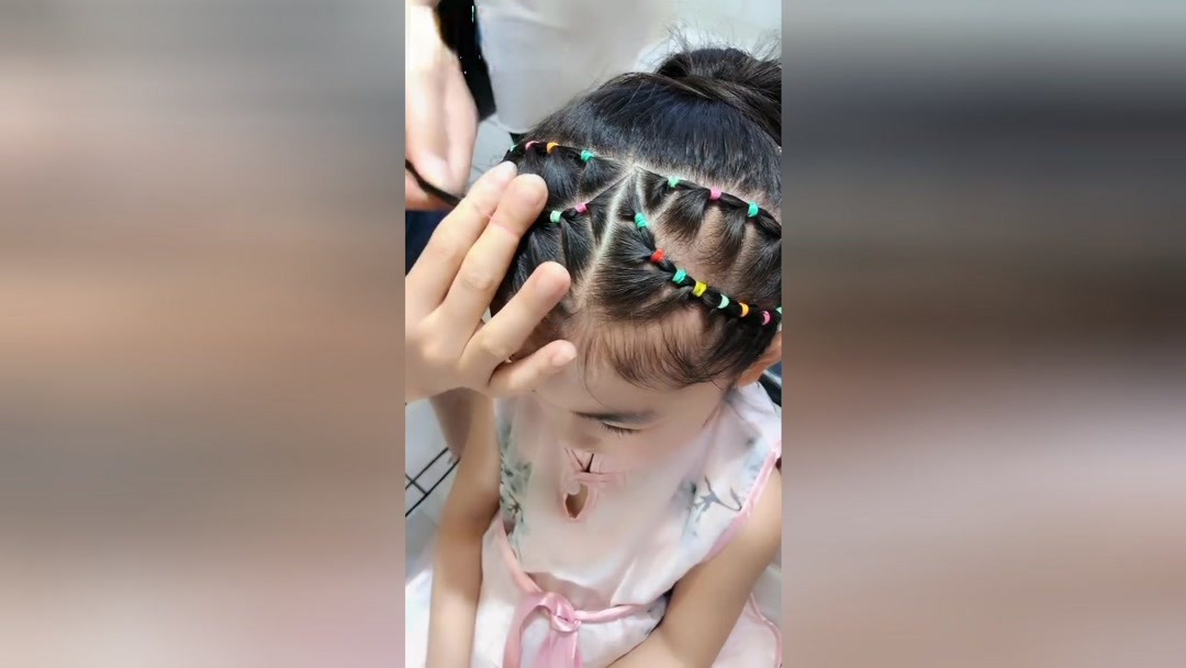 适合六一跳舞,亲子表演扎的简单丸子头!#传递正能量