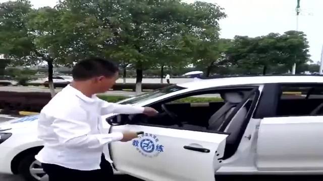 驾校里教的侧方位停车, 如何看点位, 判断车体位置