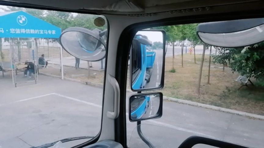 车内视角看A2侧方位停车