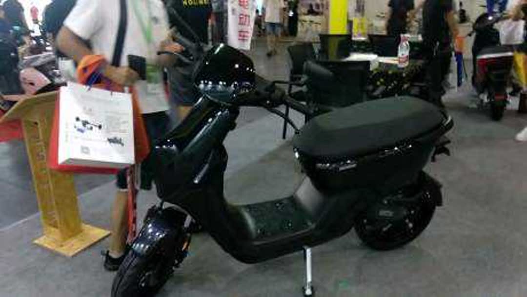 第六届成都电动车展,我在现场为你录制视频6