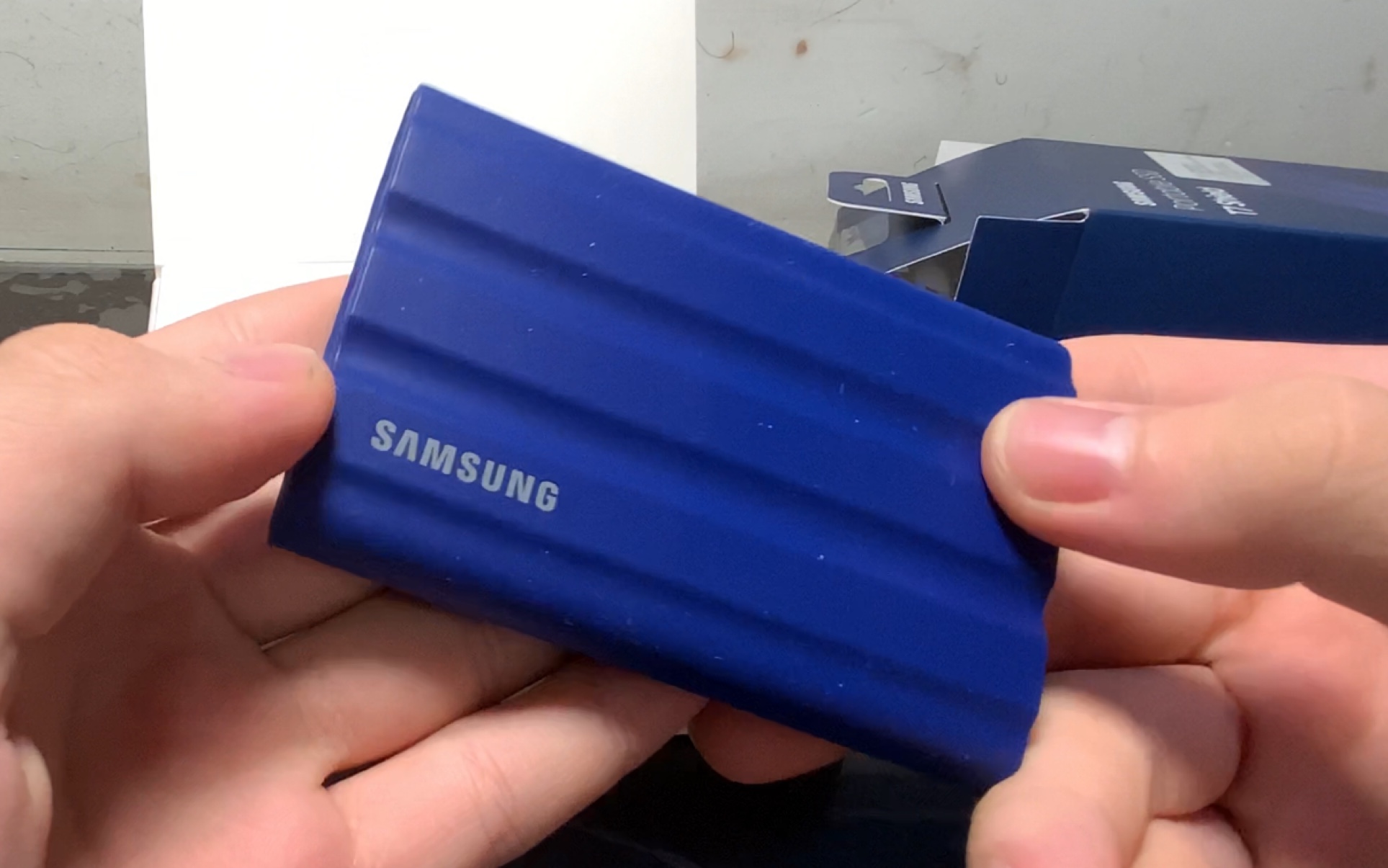 三星t7shield固态移动硬盘开箱