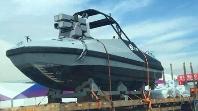 中国海军新型“战舰”亮相,全球仅两国建成,驾驶室内空无一人