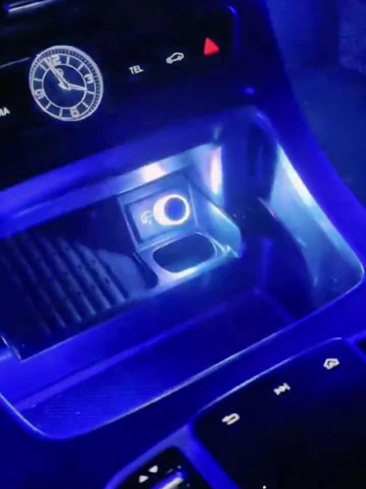 n车标款车载免接线USB无线七彩氛围灯