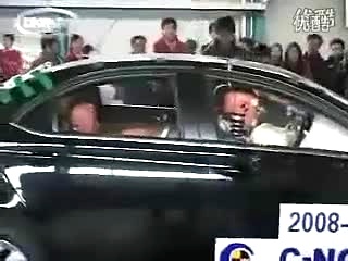 荣威550碰撞安全测试五星