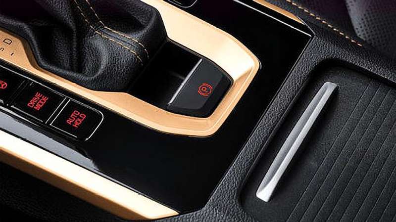 自动驻车应该如何正确使用?新手要注意这两点,基本没问题