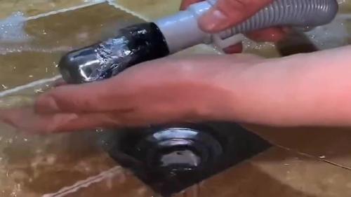 洗衣机排水管连接地漏,用上这个神器,上海网友,就不怕漏水了