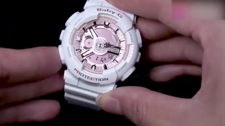 卡西欧手表ga-110怎么调时间?