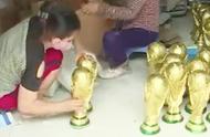 手艺人制作的足球大力神杯模型,感觉如何?