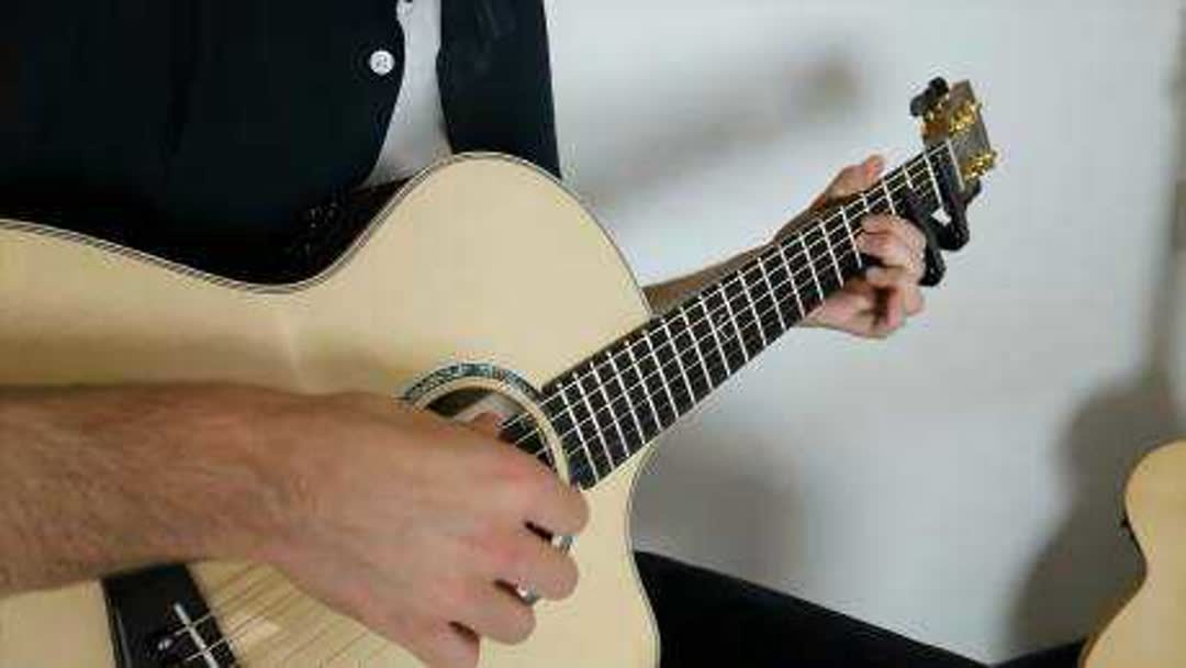 牛人吉他演奏《Neon》很带感