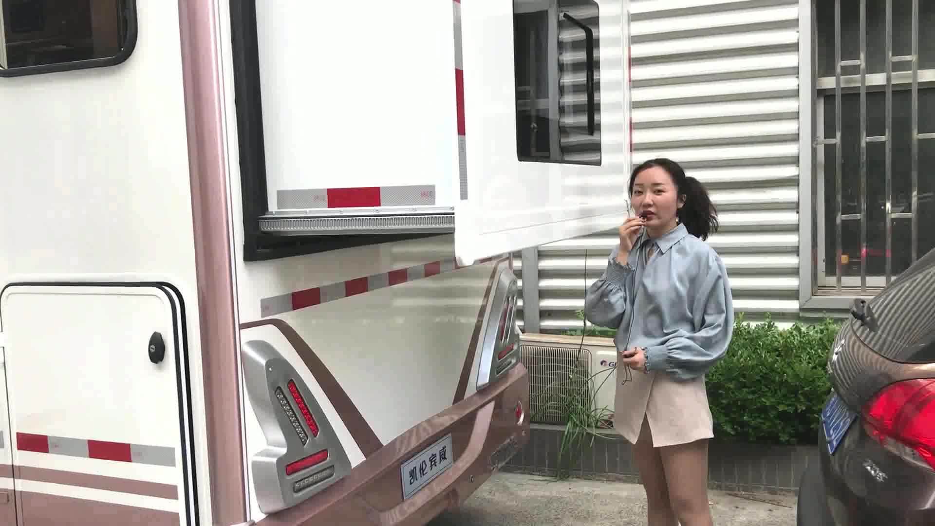 2018新款依维柯房车 进口依维柯 C型双拓展 实车视频介绍 美女解说