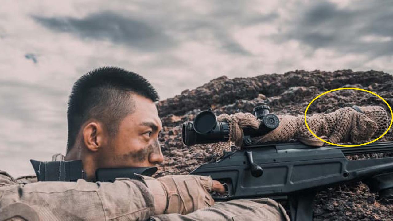 电影中狙击枪的瞄准镜上,为啥都缠一层布?高手都这样!