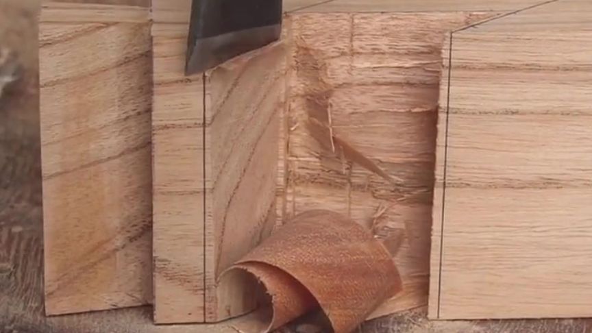 以木构架为主要的榫卯结构方式。#原木风装修 #榫卯结构