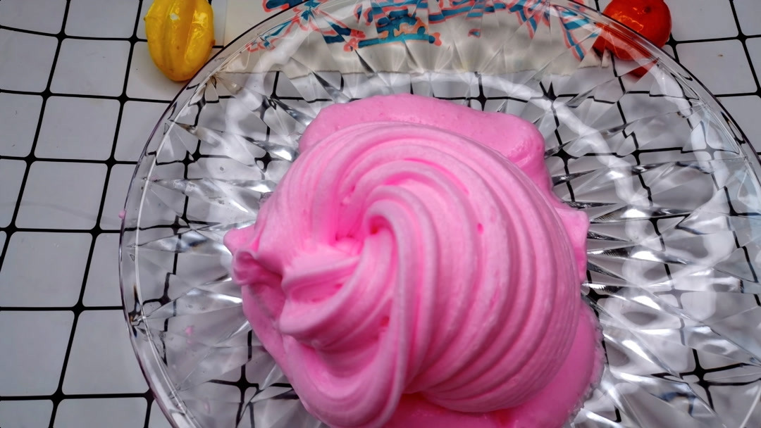 用超轻黏土做无硼砂无成型水的起泡胶,粉嫩的颜色,起泡效果不错