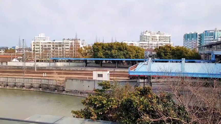 大番茄和谐3d牵引上海到吉林k516昆山站启动#火车 #火车迷 #昆山