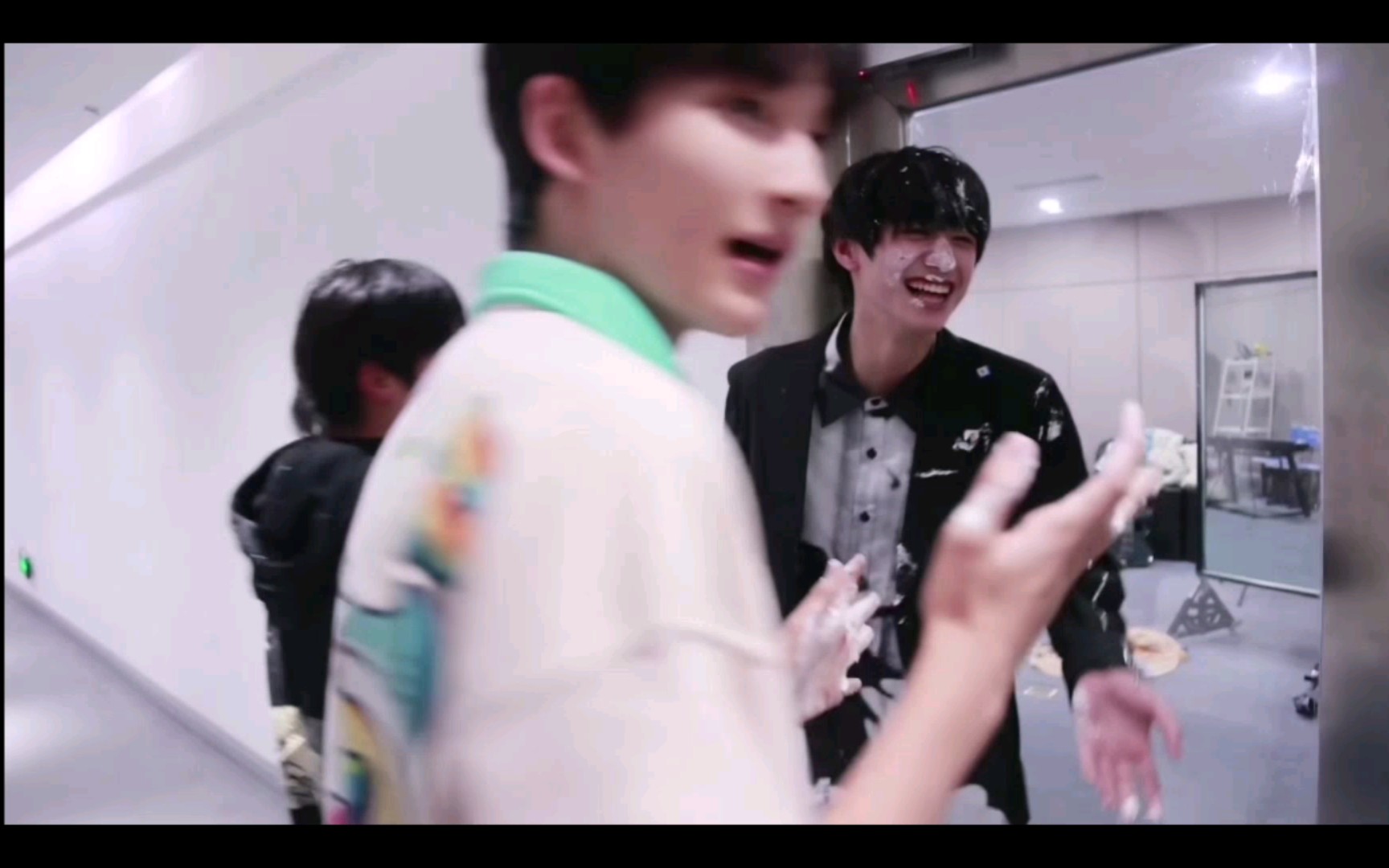 【TF家族】三代喜剧人有,左航:花果山在开高层会议