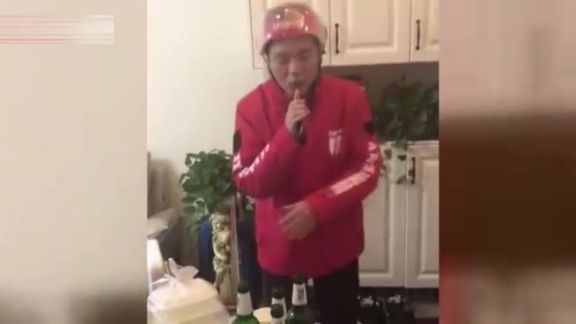 为了好评,外卖小哥惊艳献唱!网友:这是中国有嘻哈指定配送?