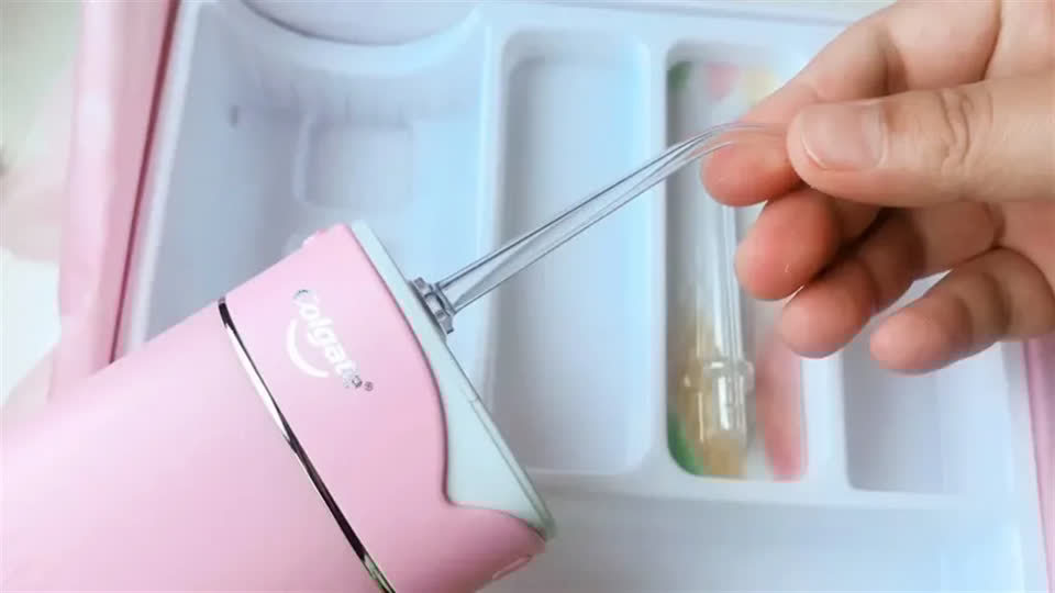 冲牙器口腔健康平时清洁口腔只是刷牙远远不够哦