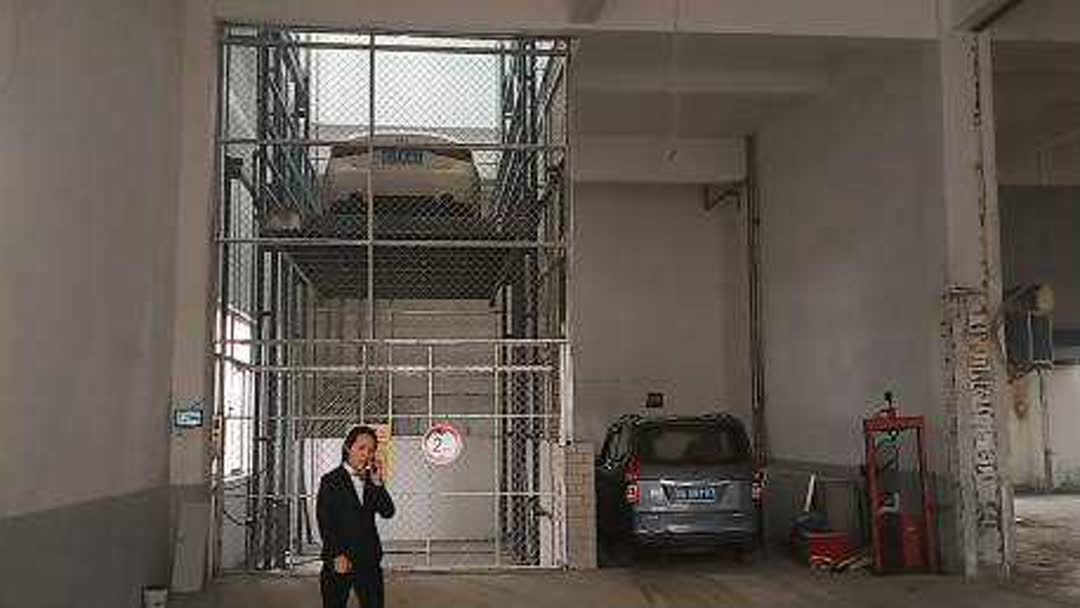 沃尔沃汽车修理厂,一楼车间到二楼维修车间升降机