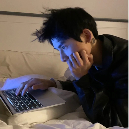 痞帅痞帅的辰辰 