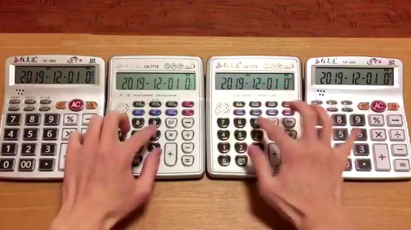 厉害了我的哥!四台计算器演奏《千本樱》超好听,真是音乐鬼才!