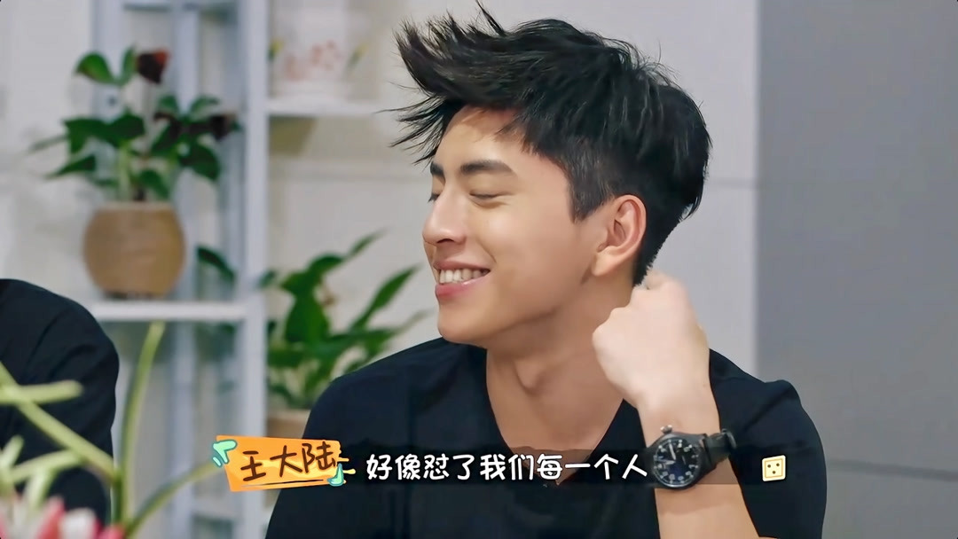 做家务的男人:服务员小姐姐怼遍三兄弟