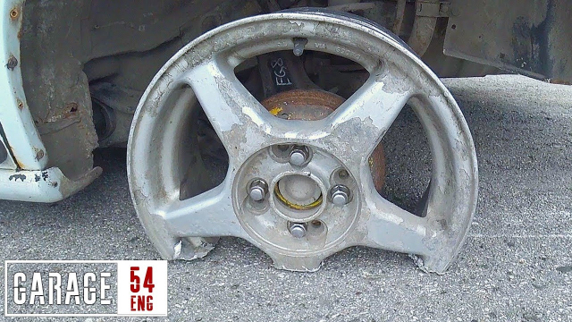 如果拉紧手刹启动车子,会发生什么事?老司机看了瑟瑟发抖