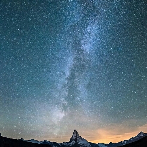 源光映动 