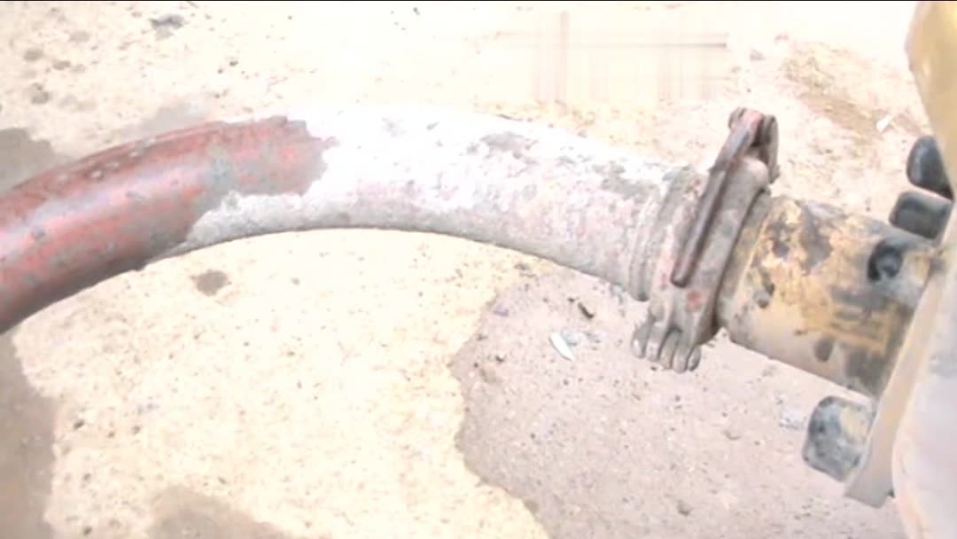 信阳灵石预拌干粉机喷砂浆剂机喷实例