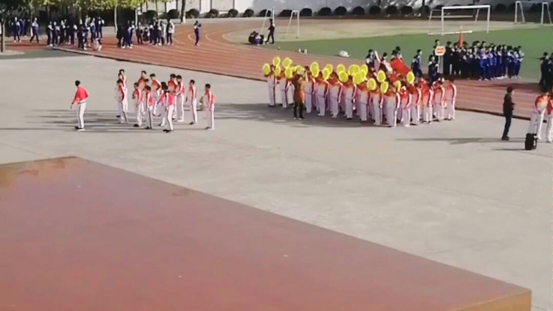 学校崽崽们运动会节目的排练和表演
