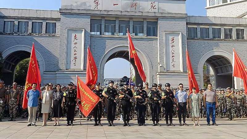 反恐演练开篇章 反诈宣传接地气 这个学校开展系列安全教育