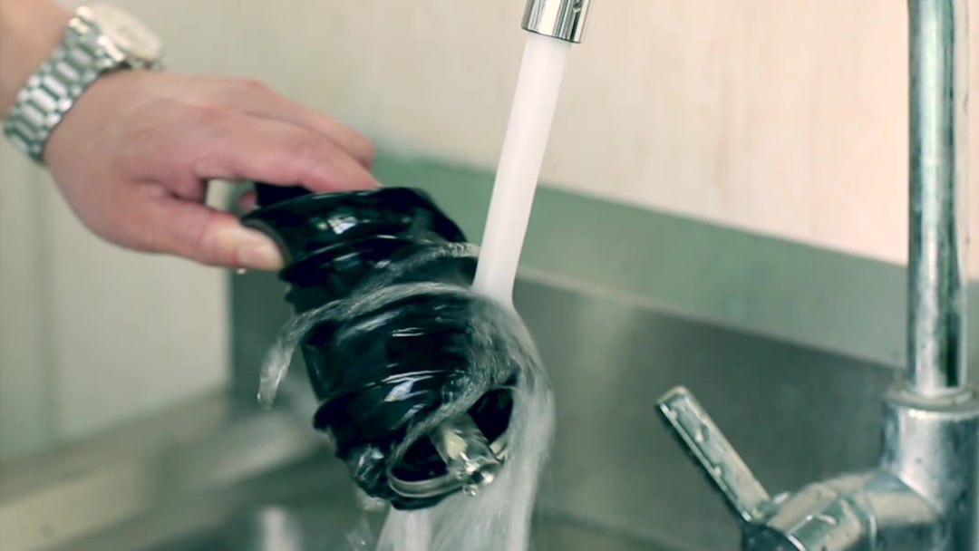 NUC双口径原汁机如何清洗