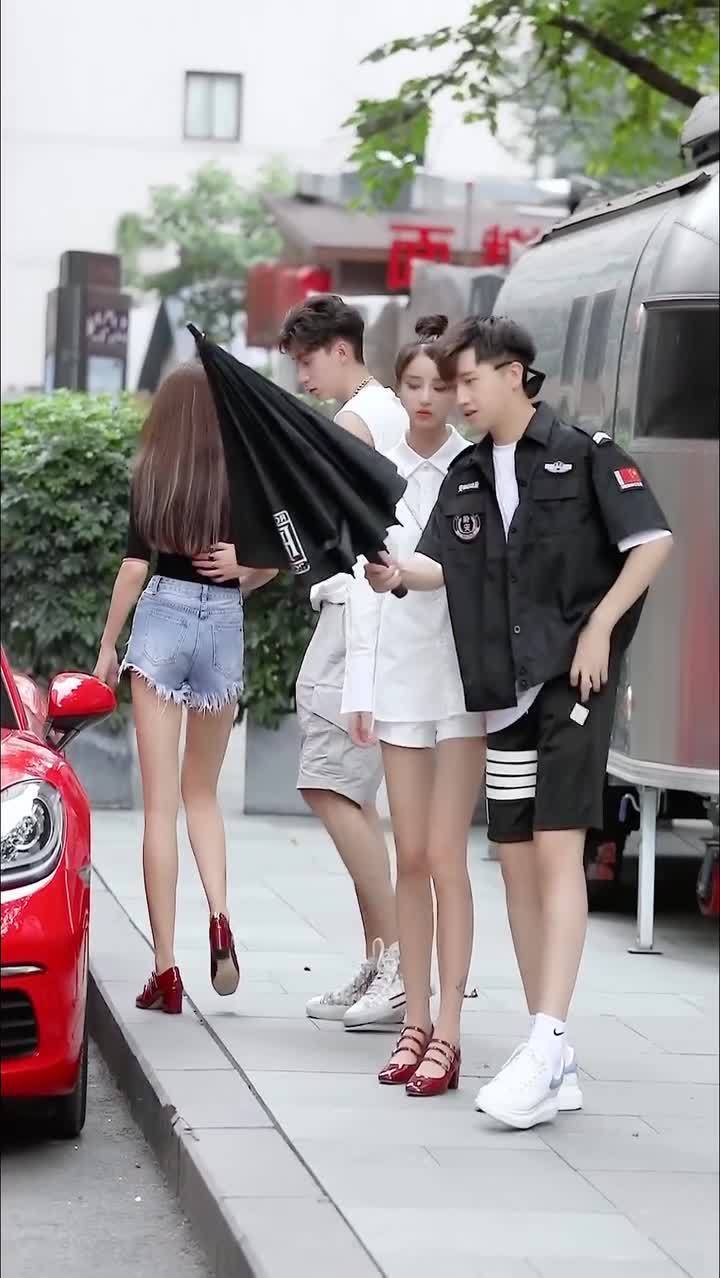 小哥哥做保安是体验生活的吧