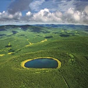 灵魂和身体总有一个在 