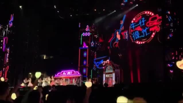 2020周杰伦新加坡演唱会,现场版《牛仔很忙》