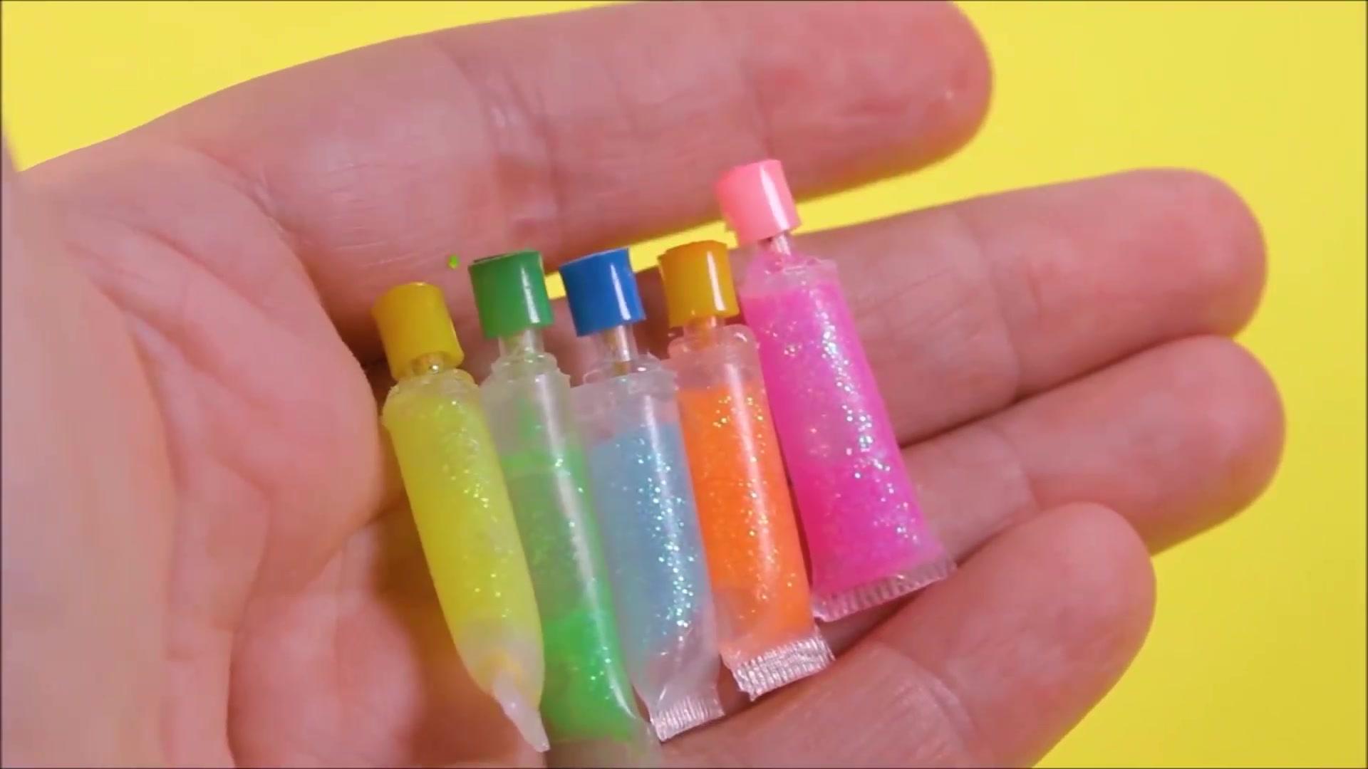 芭比娃娃,帮助芭比娃娃做日用品