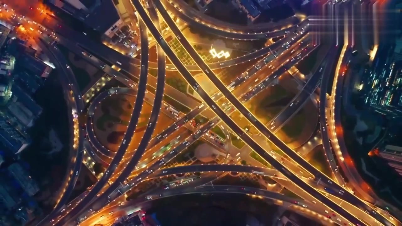 新华全媒+|无论你在哪个角落致敬每一个不平凡的你