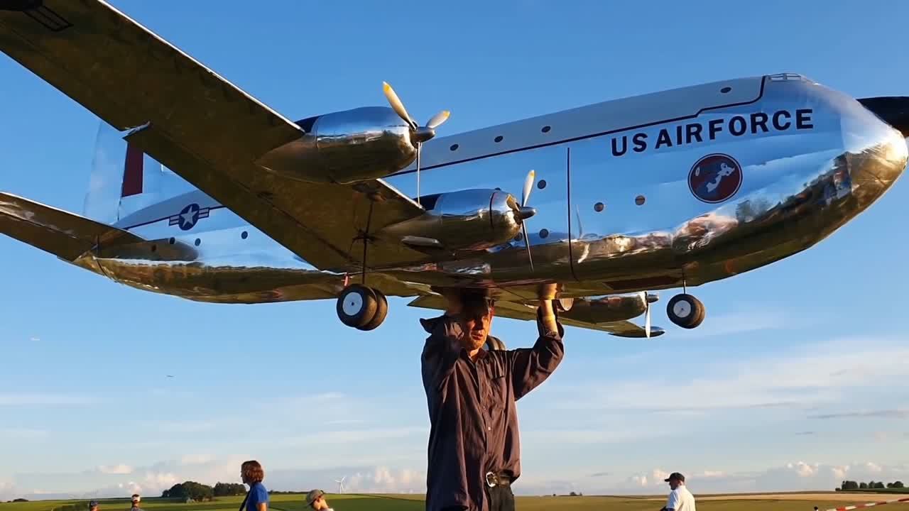 翼展6米的巨无霸航模为何轻如鸿毛?自制一架返祖式遥控...