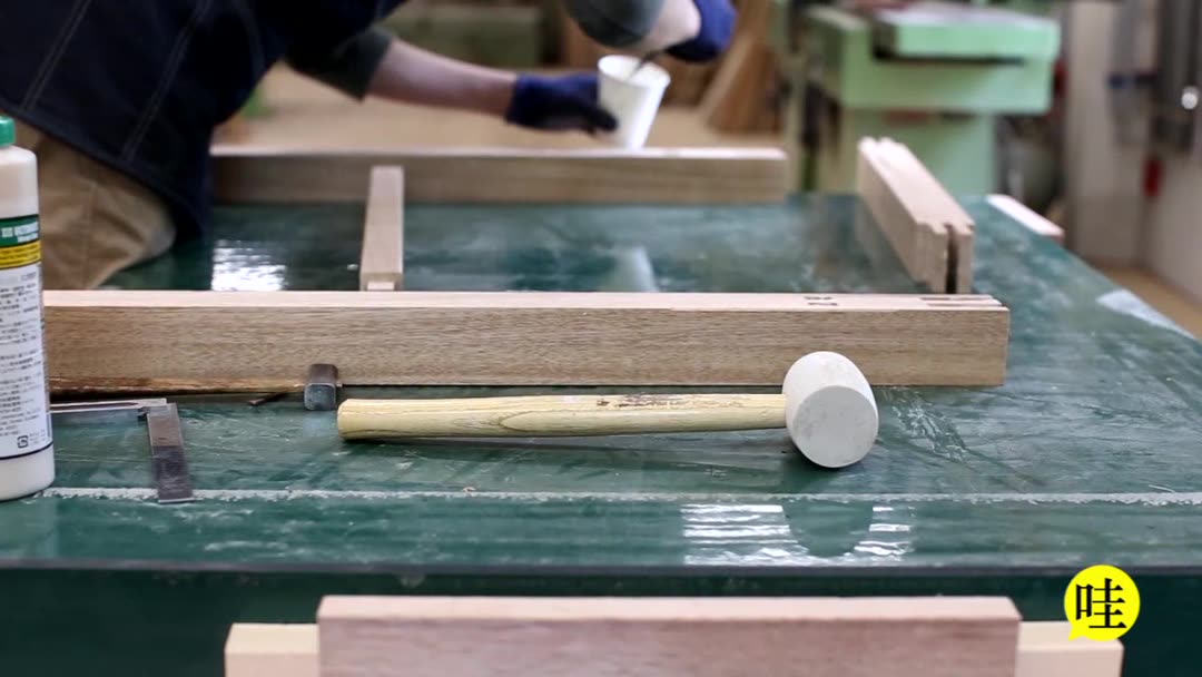 国内90后学徒纯手工制作实木桌,从木板到成品,非常惊艳!
